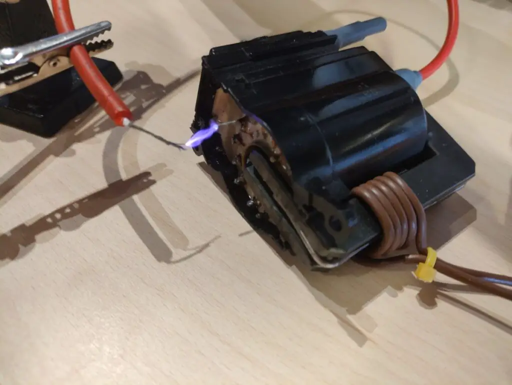 Plasma Speaker - The EECS Blog